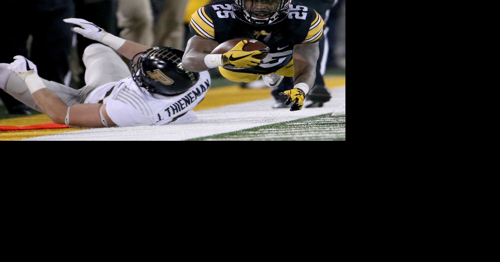 Hawkeyes will play ball at Yankee Stadium