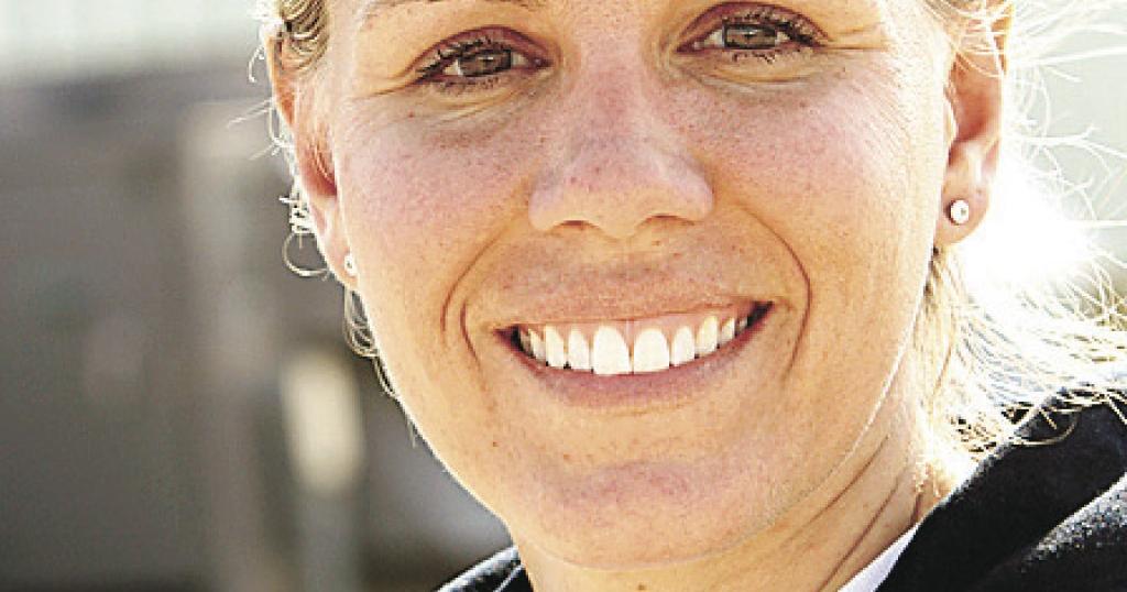 Pilot is 3rd female to fly with Thunderbirds