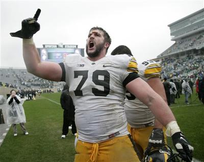 Hawks unleash 'junkyard dogs'