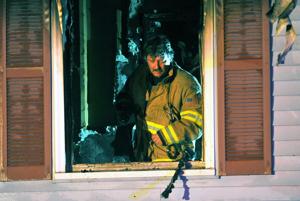Child rescued from East Moline house fire