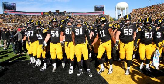 Badgers will see a different style offense in Hawkeyes