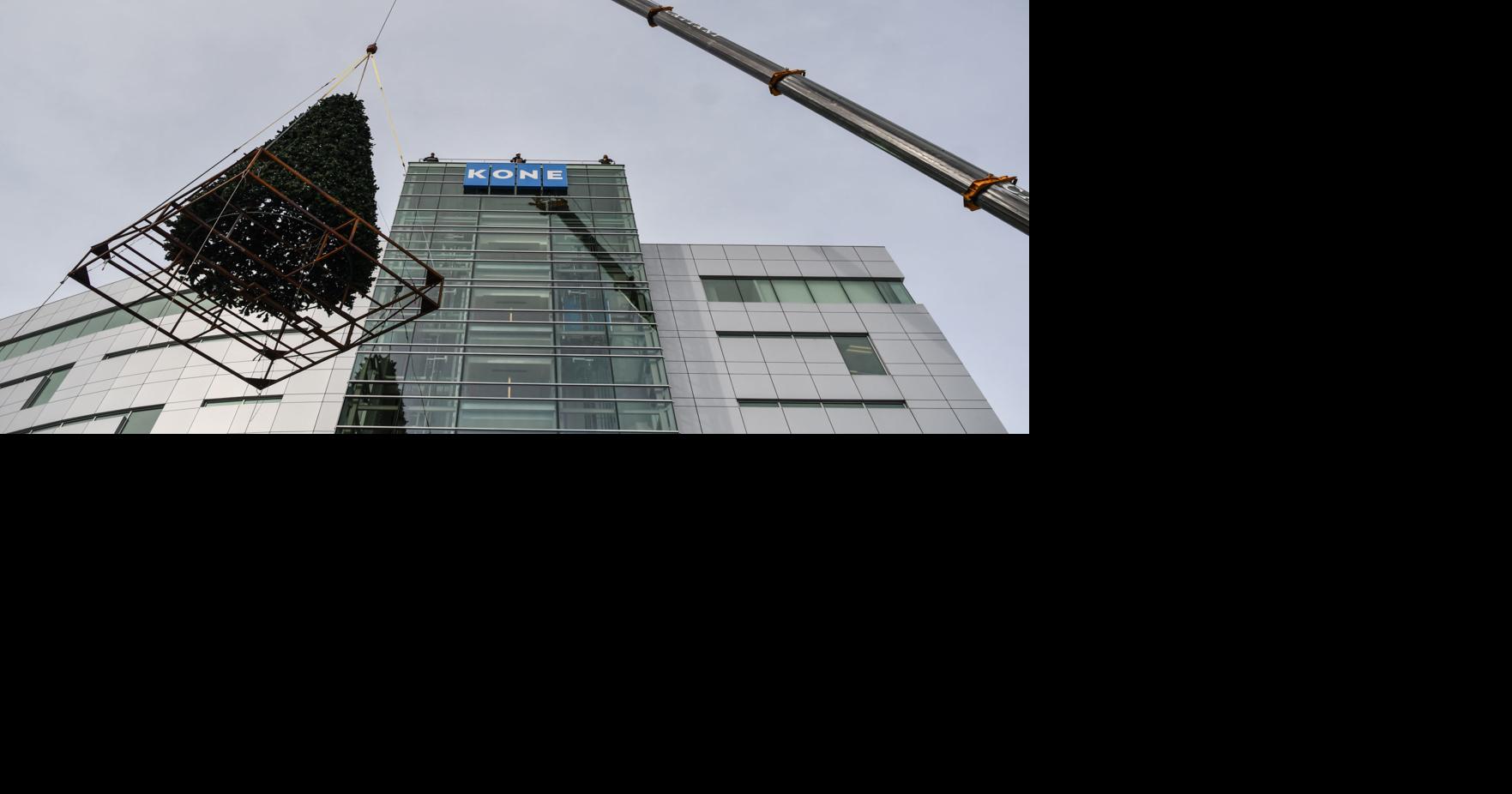 KONE holiday tree moves to the ground