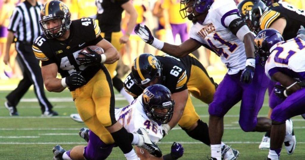 Competitive spring game expected for Hawkeyes