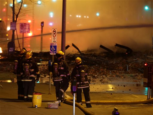 Massive fire destroys former Younkers in downtown Des Moines