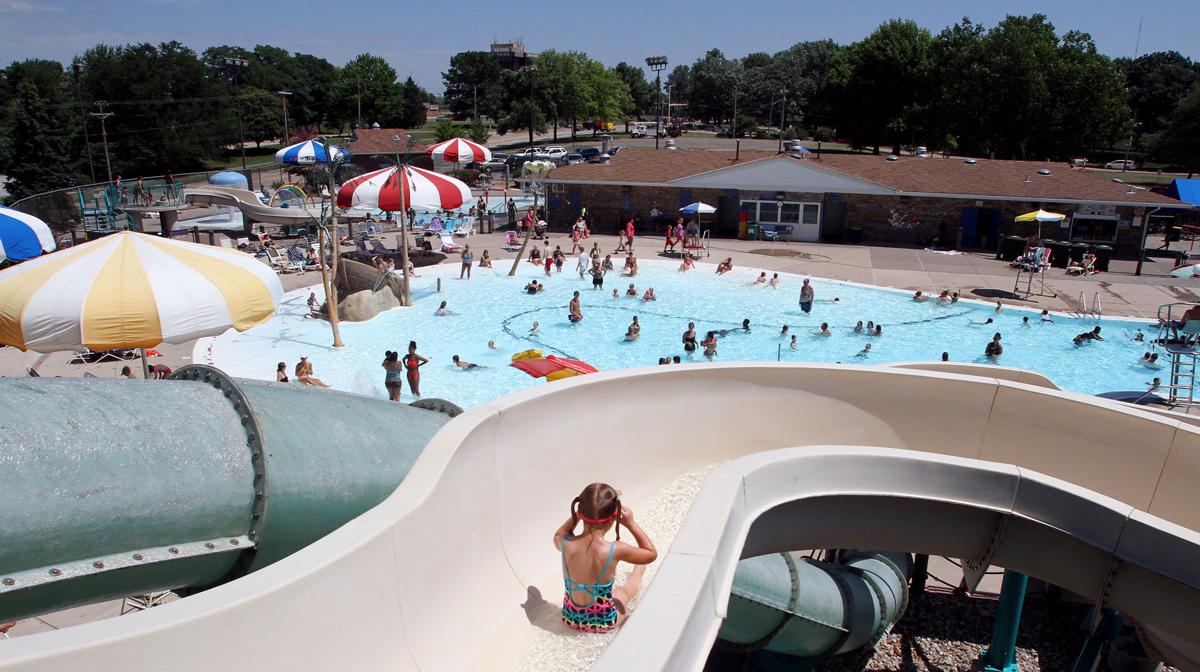 Bettendorf's Splash Landing operating with limited capacity