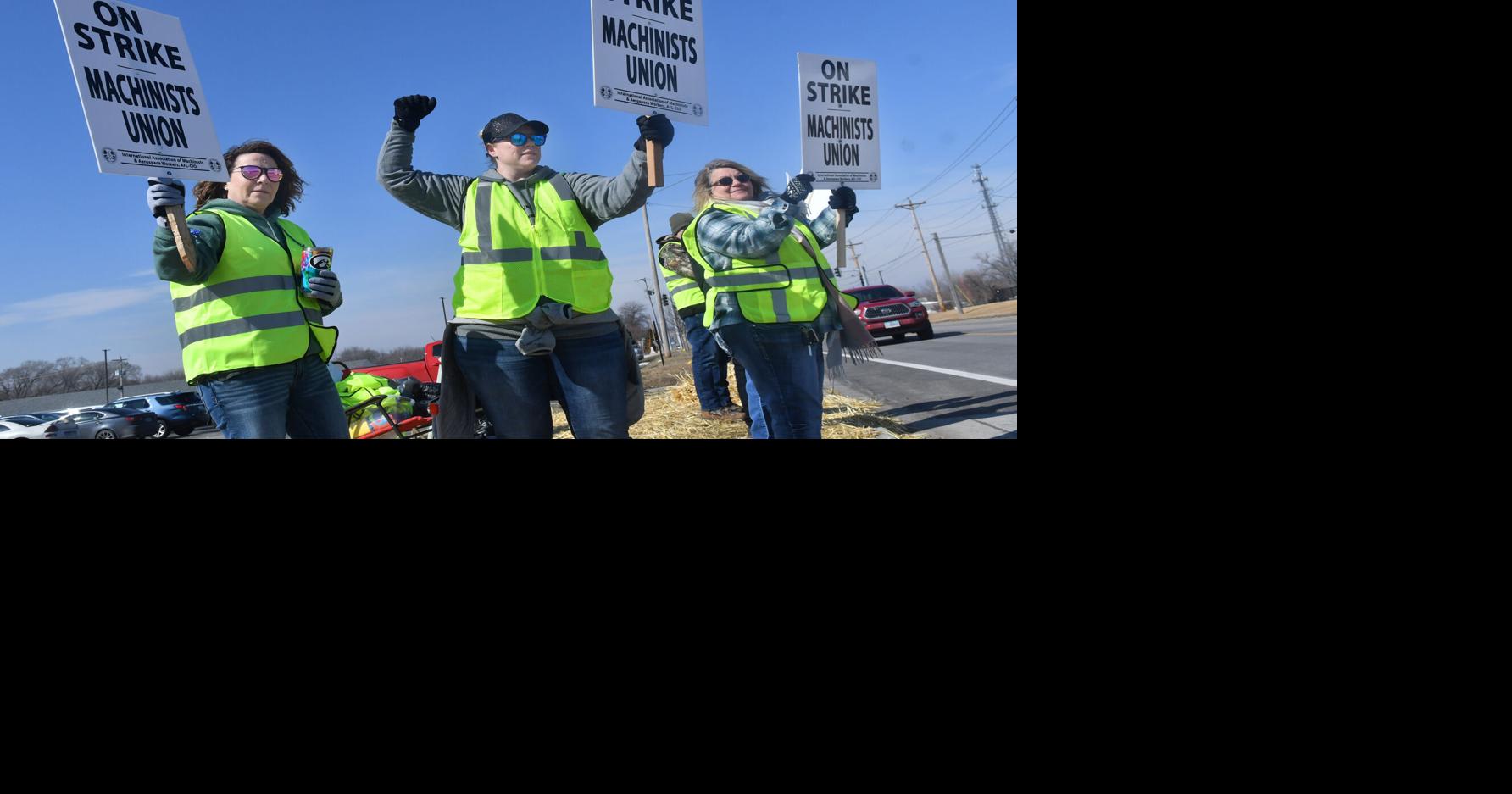 Photos:Striking union workers at Eaton-Cobham Mission Systems Monday ...