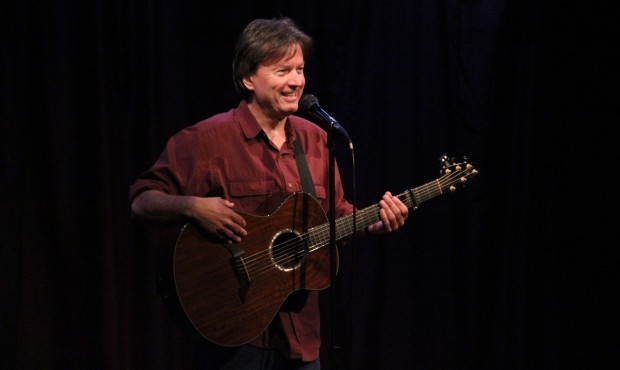 Comedian Morey faces his audiences with the lights on