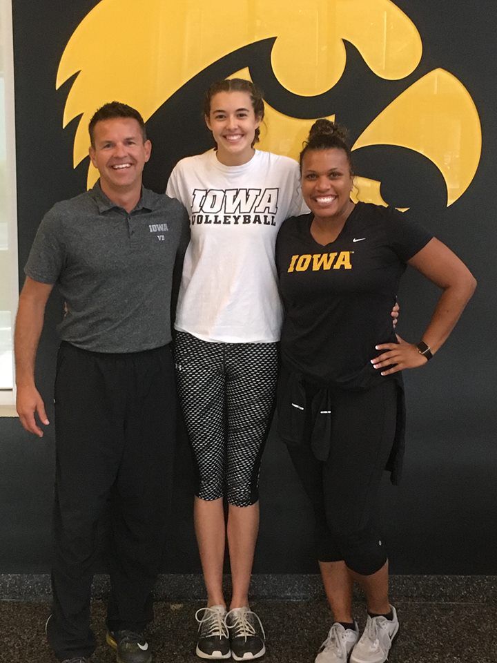 River Queens' Tubbs commits to Iowa volleyball program | High School ...