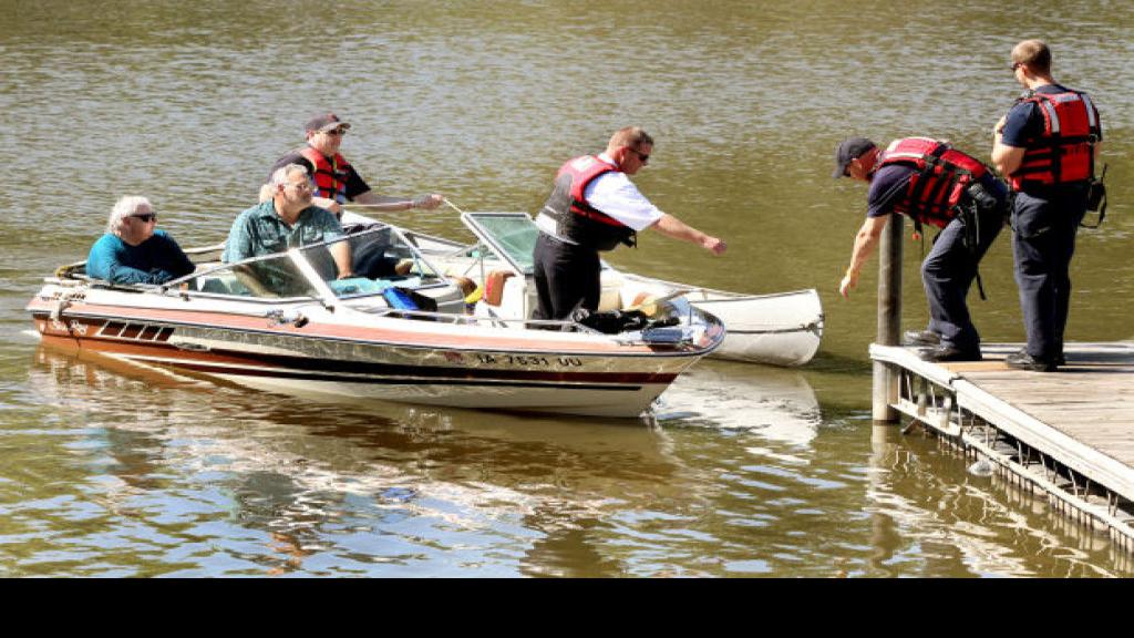 Canoe capsizes, two go into Mississippi River | Local News | qctimes.com