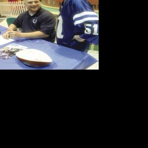 Pat Angerer speaks to fans