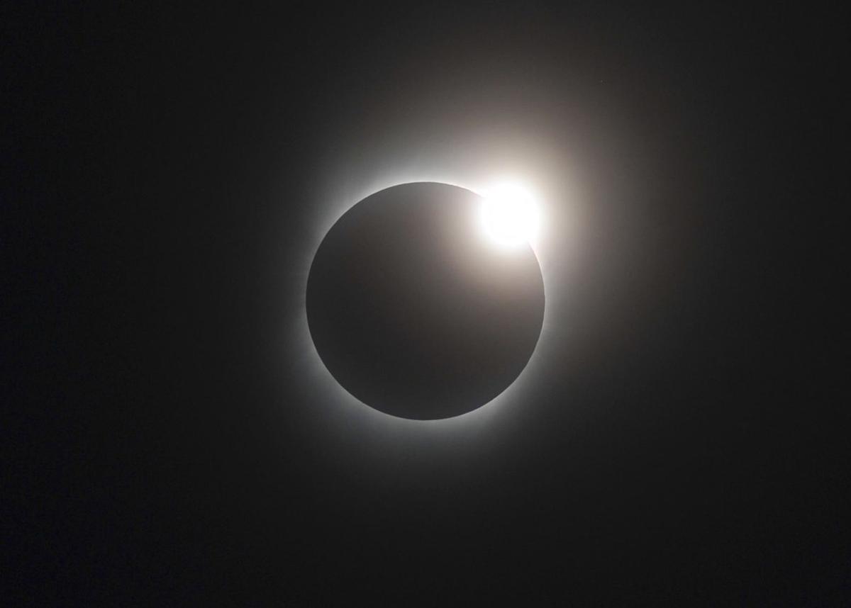 What should you look for during the total solar eclipse? A few out-of ...