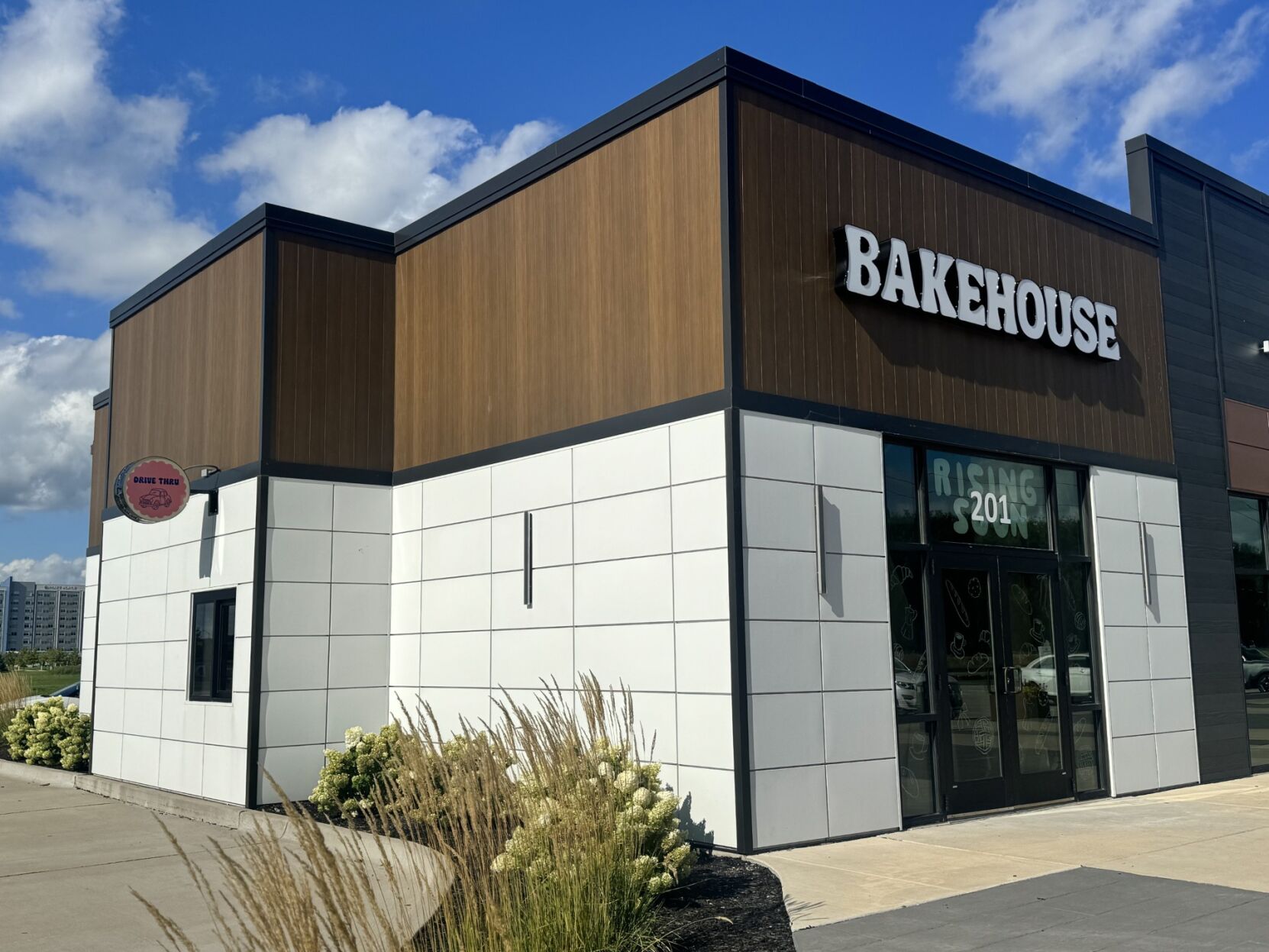 Bakehouse grand opening, The Country Kitchen, furniture store closing ...