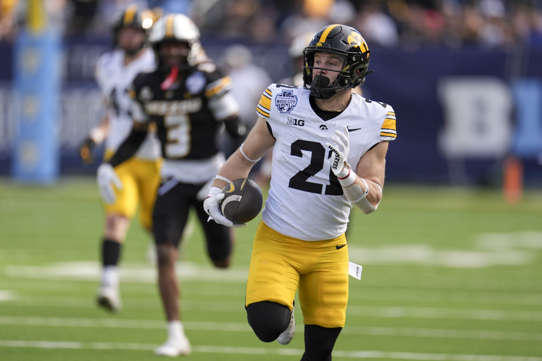 Why Kaden Wetjen reminds Iowa coaches of a Hawkeye legend