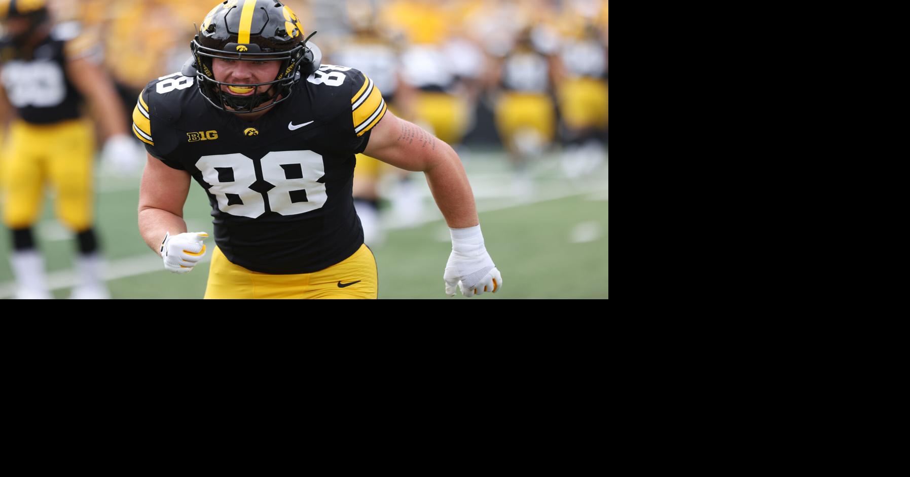 Iowa's injured tight end, cornerback absent from depth chart