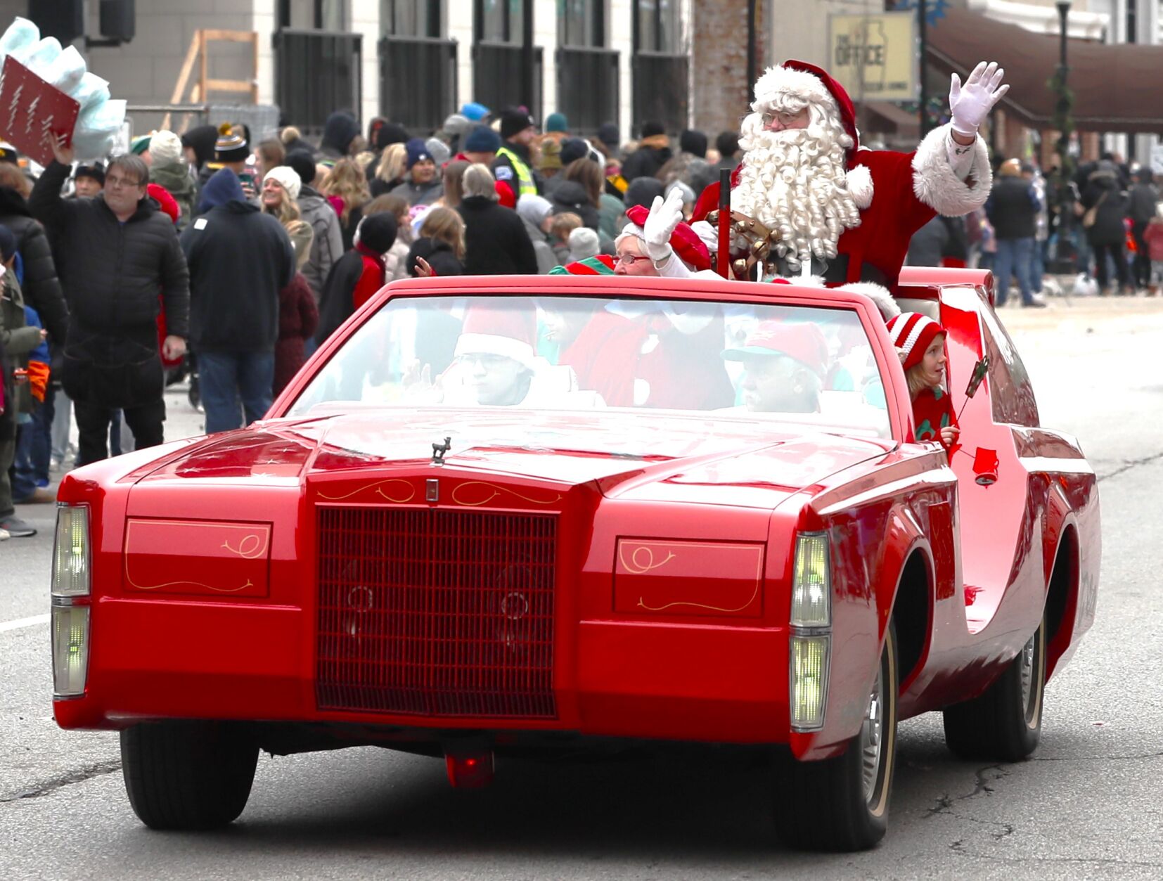 Festival of Trees runs Nov. 22-30 in downtown Davenport