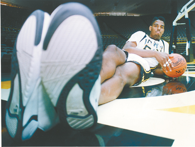 Q-C sports hall of fame: Acie Earl lives the dream