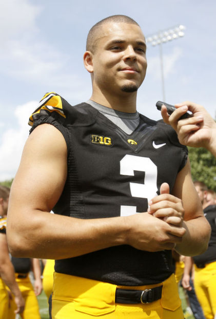 Hawkeyes' Hill battling back from knee surgery | Iowa Hawkeyes Football ...