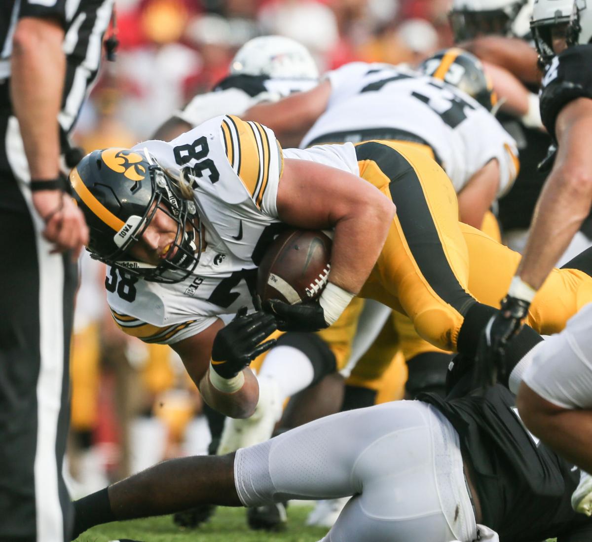 Hawkeyes' Pottebaum makes old school cool