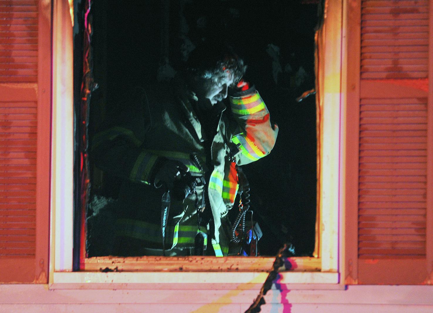 Child rescued from East Moline house fire