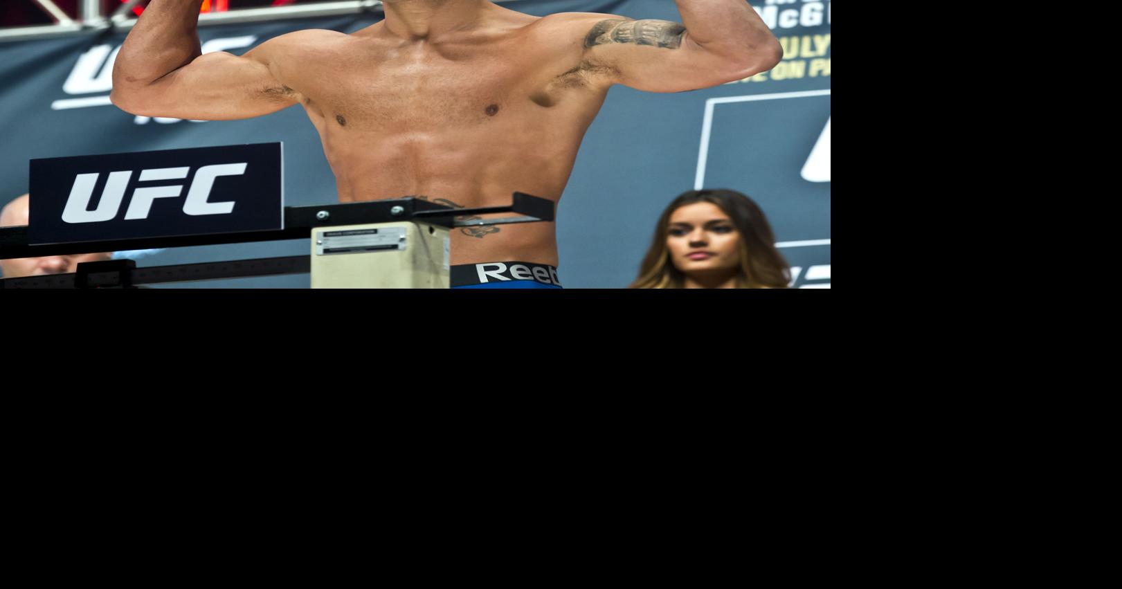 Quad-Cities back in spotlight at UFC 195 with Lawler, Sims