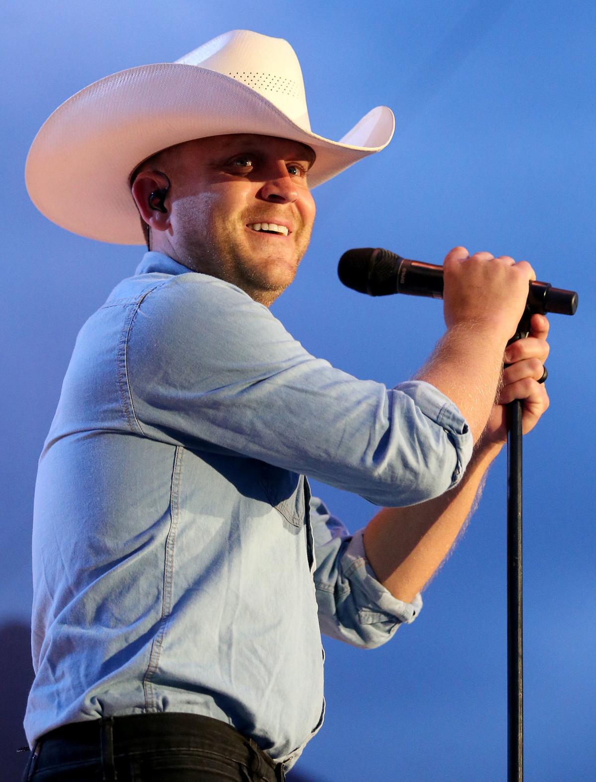 Country's Justin Moore celebrates and reflects at Back Road music fest ...