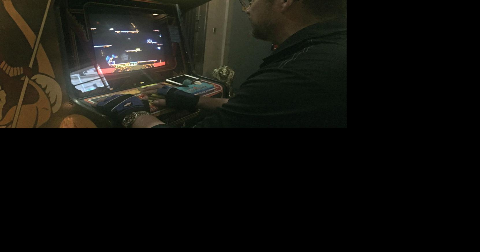 'Joust master' makes record-breaking stop at Analog Arcade Bar in Davenport