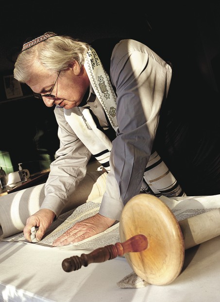 Torah scribe maintains sacred scrolls | Local News | qctimes.com