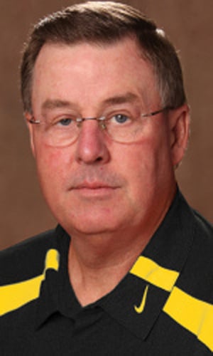 Davis named Iowa offensive coordinator