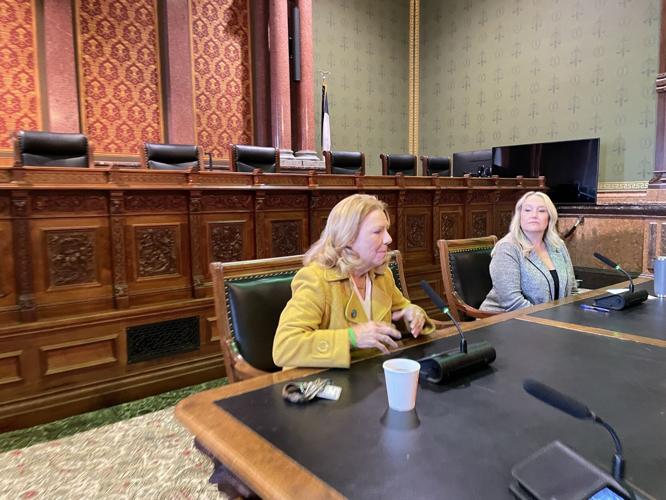 Iowa lawmakers to weigh extending postpartum Medicaid care