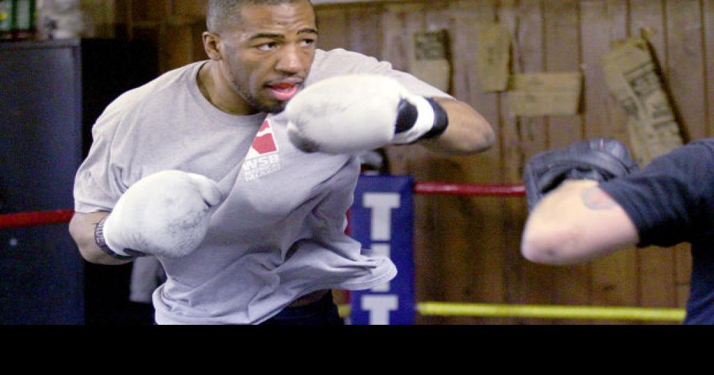 Davenport boxer Dennis fights Nat Heaven Friday night