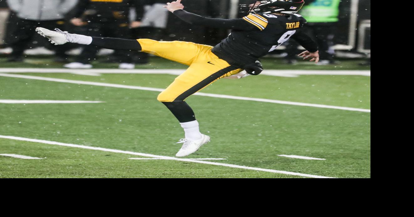 Freshman Taylor named the punter of the year in Big Ten