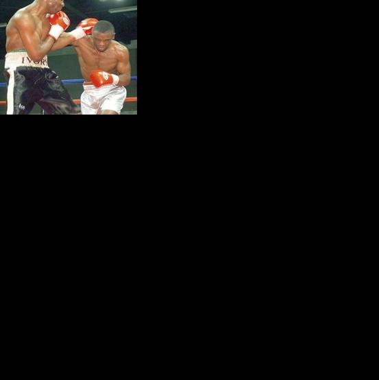 Davenport boxer Antwun Echols dies at 51