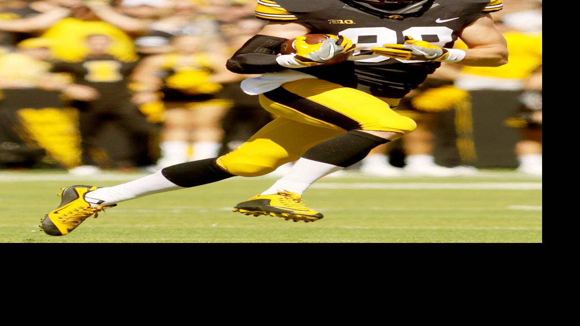 First impressions: Hawkeye wide receivers | Iowa Hawkeyes Football ...