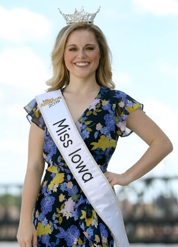 Bettendorf's Emily Tinsman prepares for year as Miss Iowa