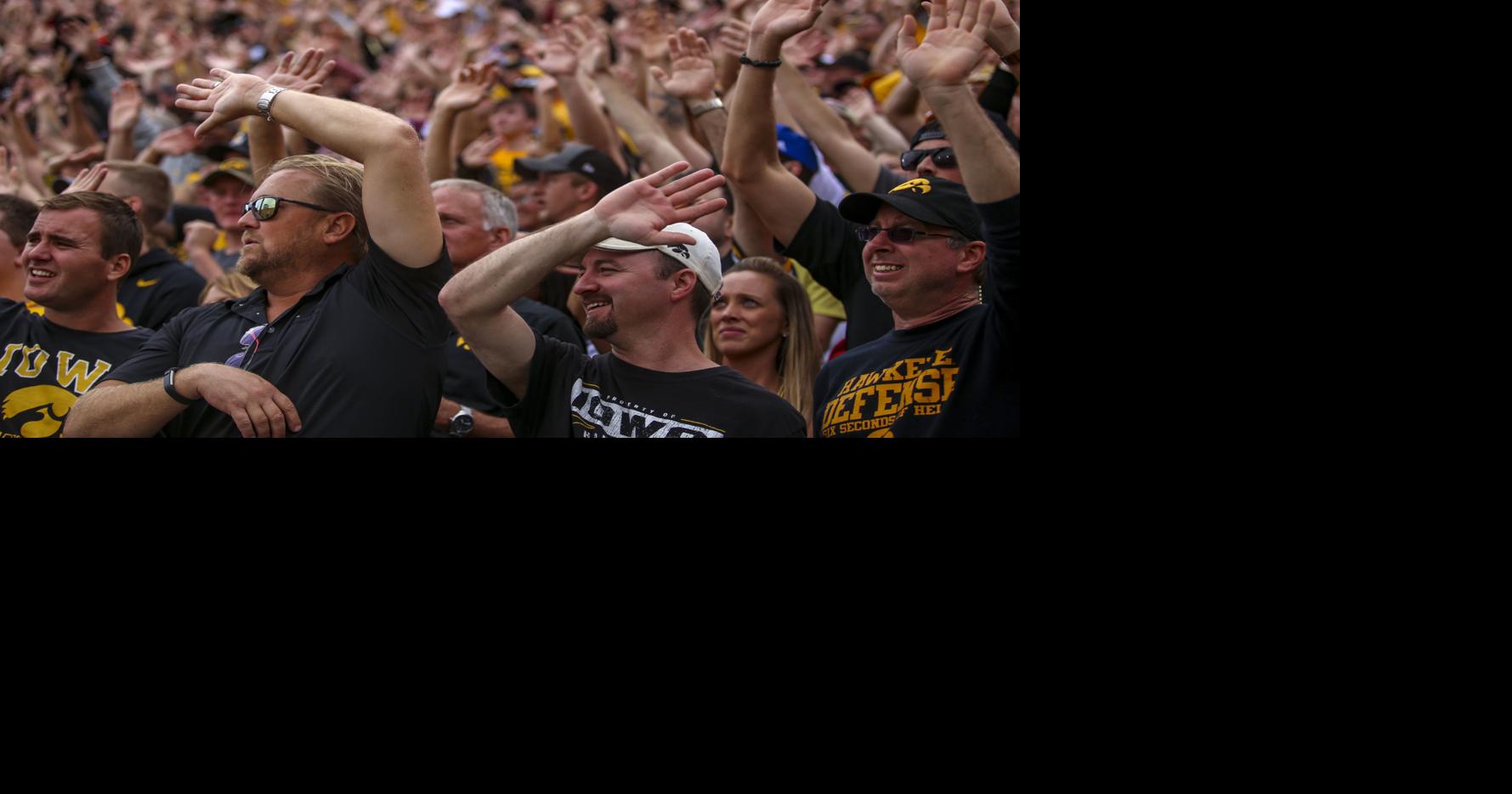 Hawkeye 10 @ 10: Kinnick Wave in song, and Kirk salutes high school coaches