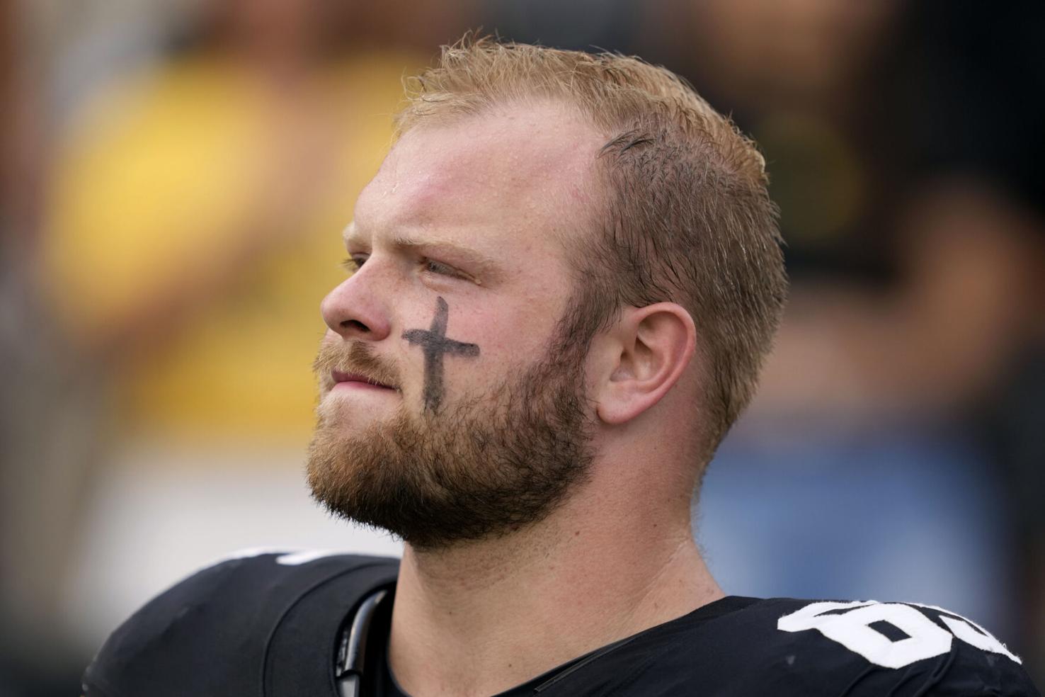 What does Iowa center Logan Jones think of his PFF grade?