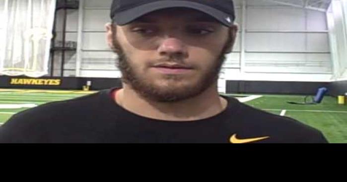 Hawkeye LB Bo Bower