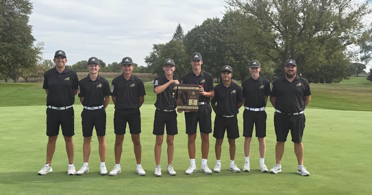 Riverdale, Fulton battle to final hole in 1A golf sectional