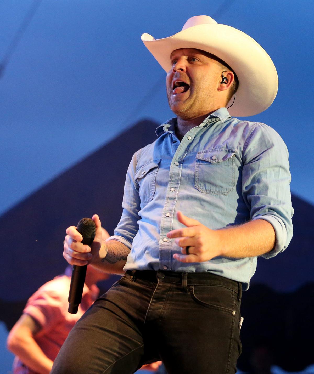 Country's Justin Moore celebrates and reflects at Back Road music fest ...