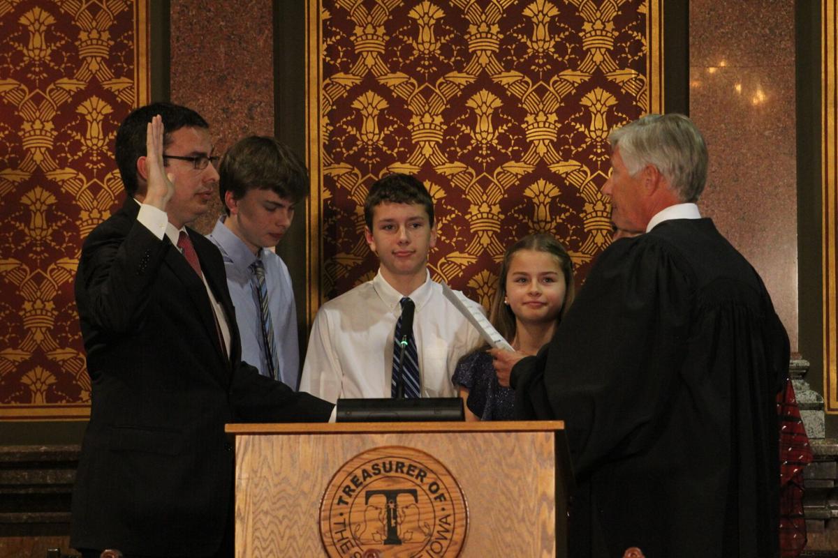 Davenport's Roby Smith sworn in as Iowa treasurer