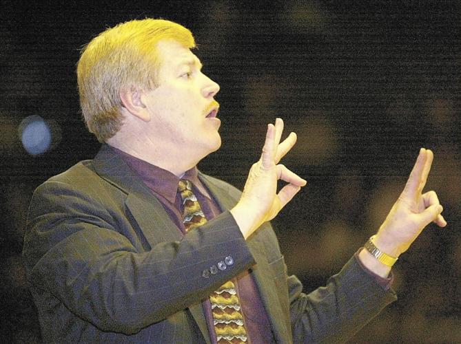 Frank Dexter named head girls basketball coach at Davenport West