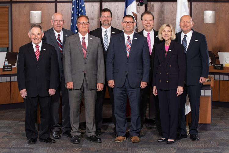 Bettendorf taking applications for open city council seat