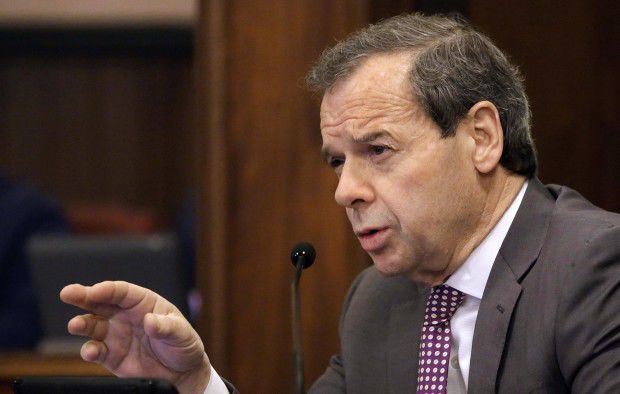 Legislative leaders sue Quinn over salary cuts