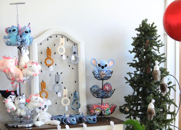 Group holds pop-up shop in Rock Island ahead of holidays