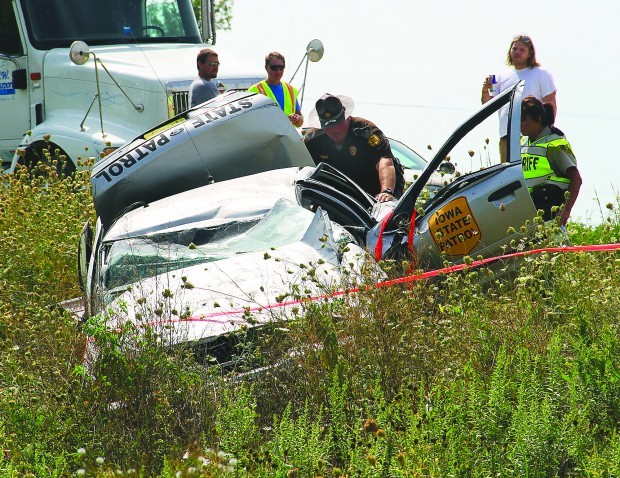 Iowa trooper injured in crash near Blue Grass | Local News | qctimes.com