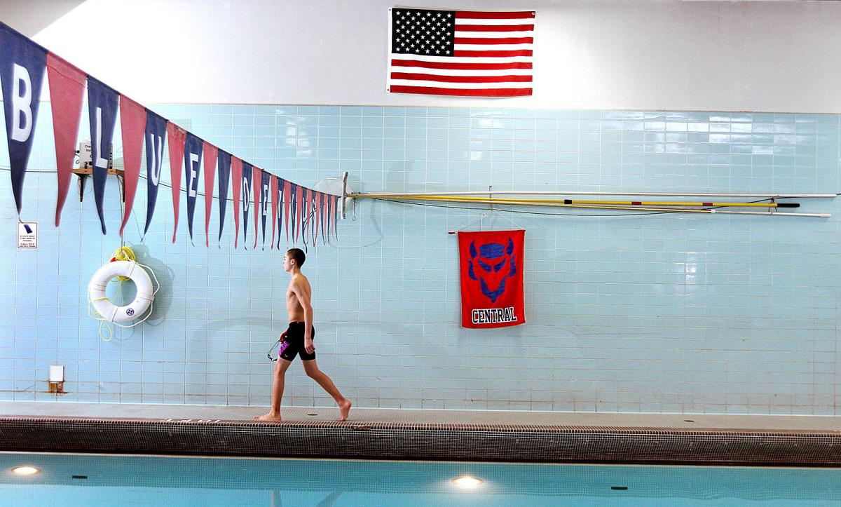 Central swimmers say so long to pool | Local Education | qctimes.com