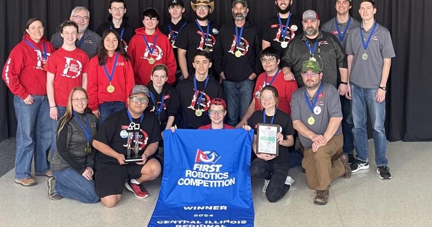 Davenport West Robotics team wraps up season