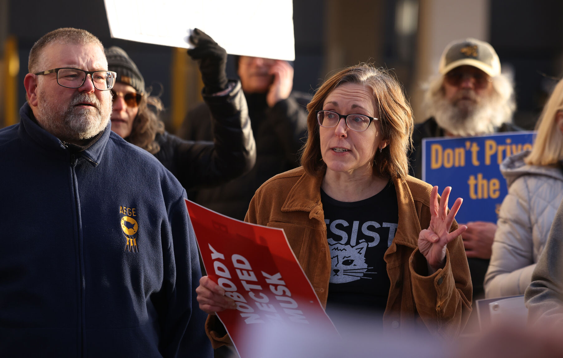 Unions worry about cuts at Rock Island Aresnal,VA hospital