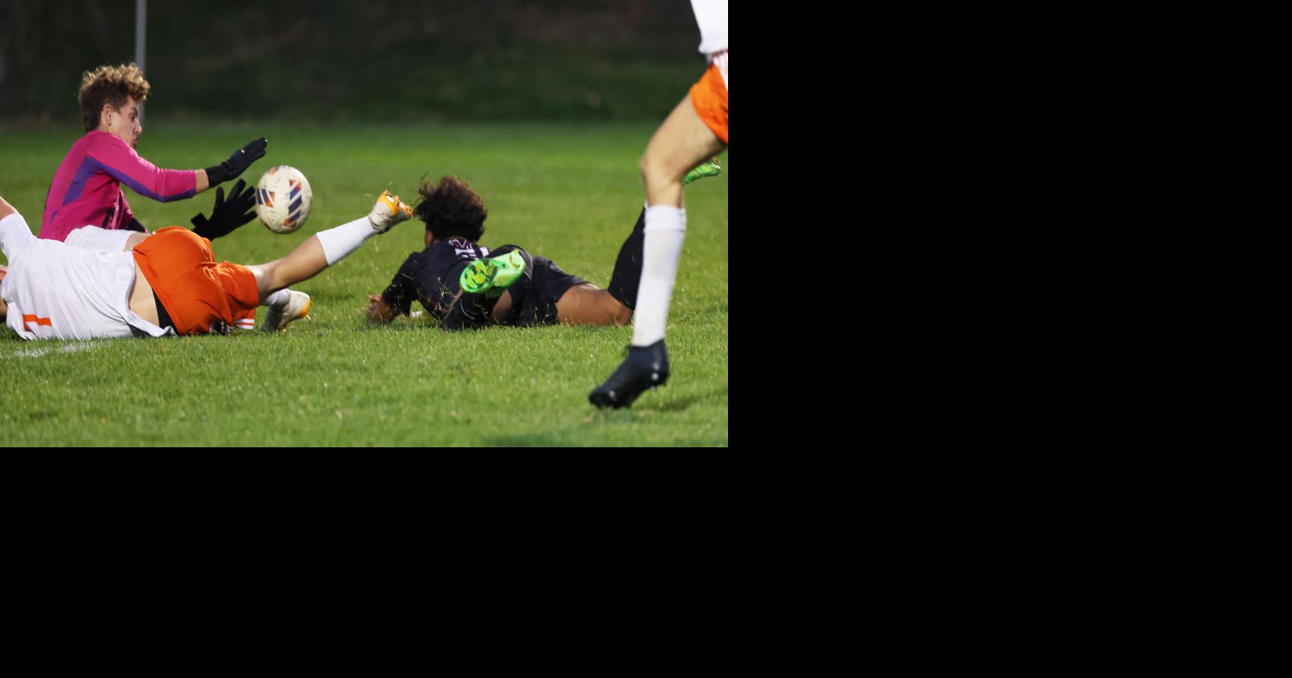 Callender scores two in Maroons’ rout of Panthers