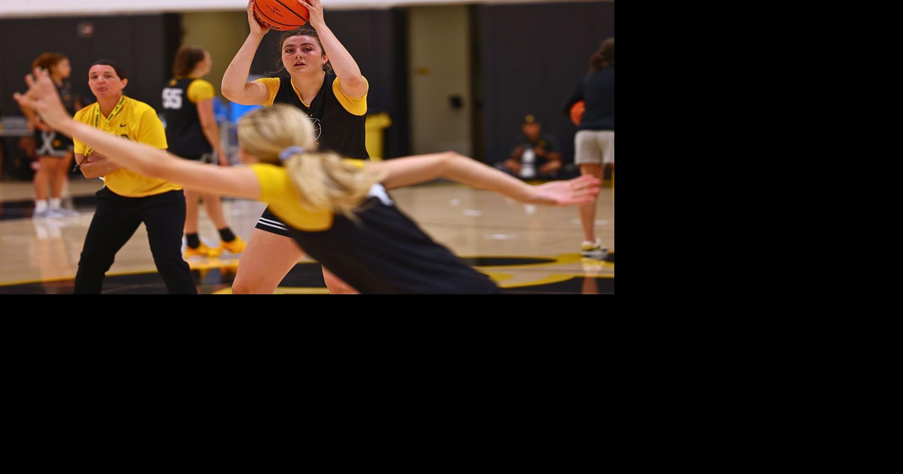 Layla Hays, Journey Houston help Iowa women play physical